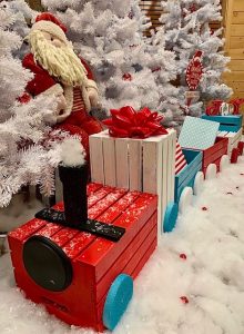 Simply Darling DIY Christmas Crate Train | Faux Sho